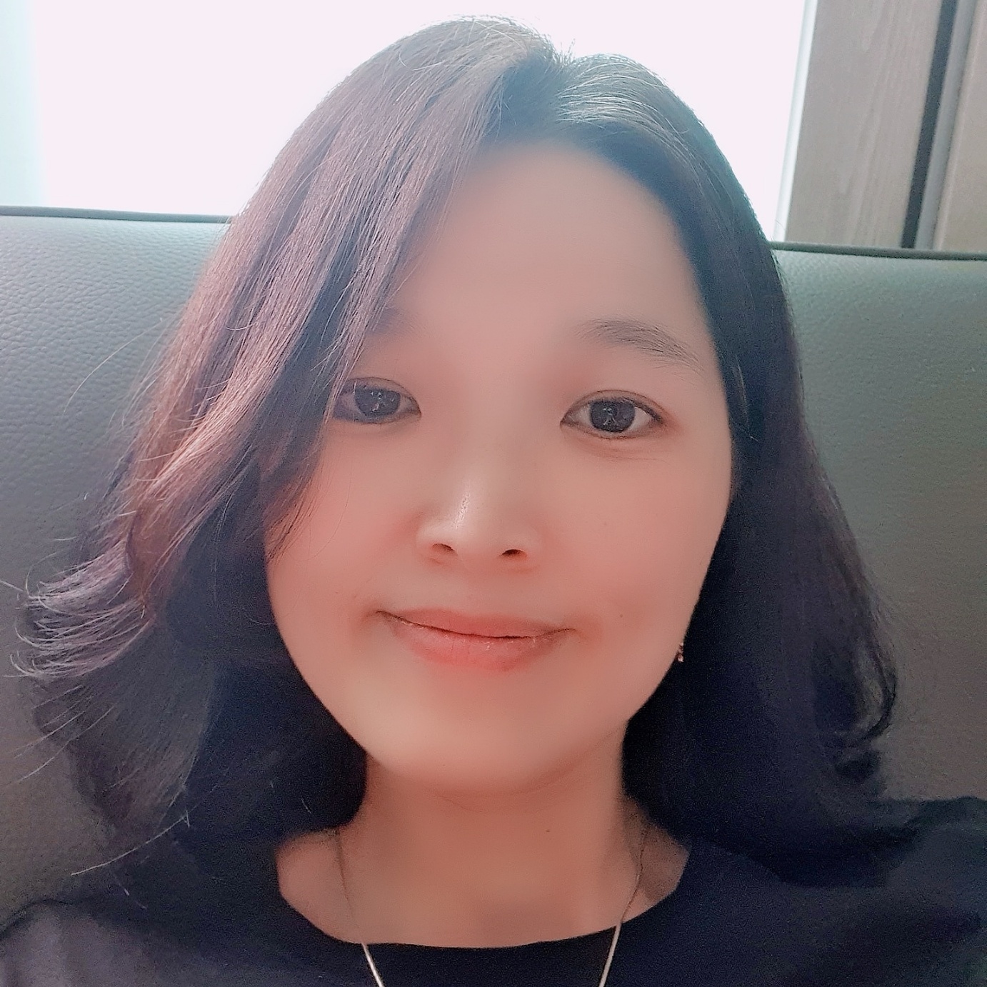 기분이 우울할때가 많고 자존감이 낮으며 매사에 소극적이시고 인간관계가 어려운분 손